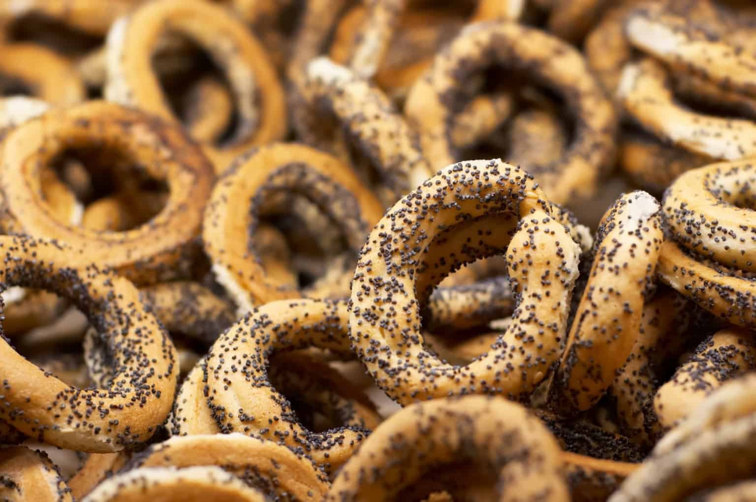 Raw Vegan Everything Bagels W/ "cream Cheese"